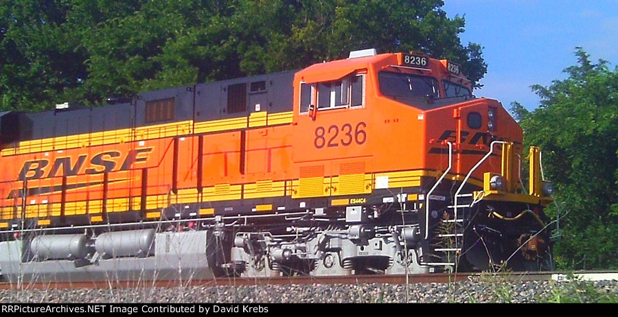 BNSF 8236